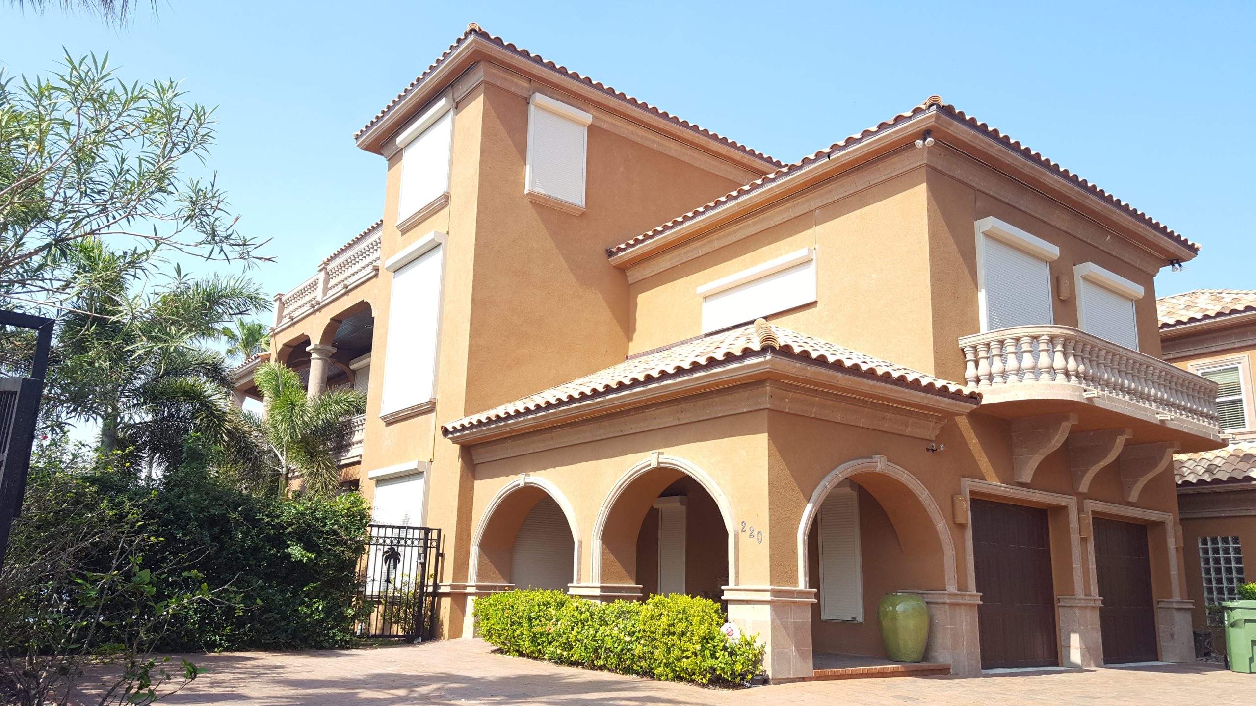 The Ultimate Guide to Choosing Rolling Shutters | Croci North America